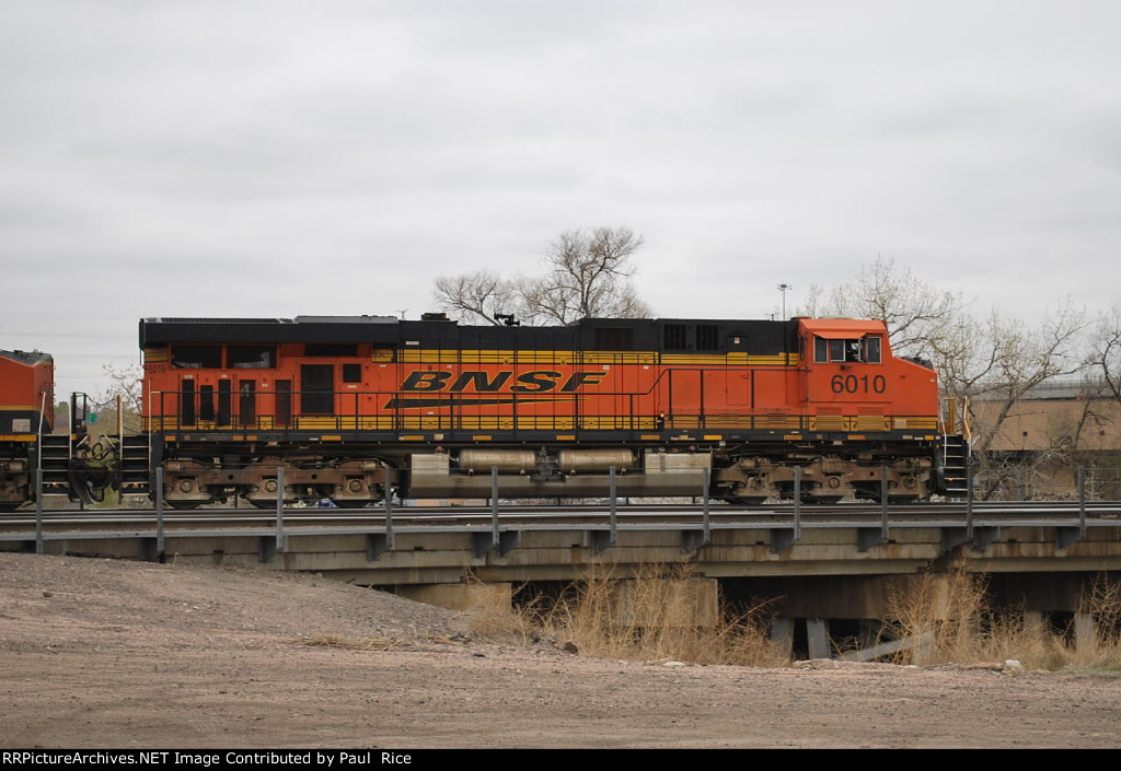 BNSF 6010
